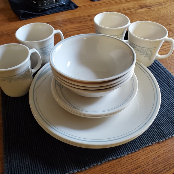 Corelle | Dining | Corelle Elegant White And Light Blue Dinnerware Set ...